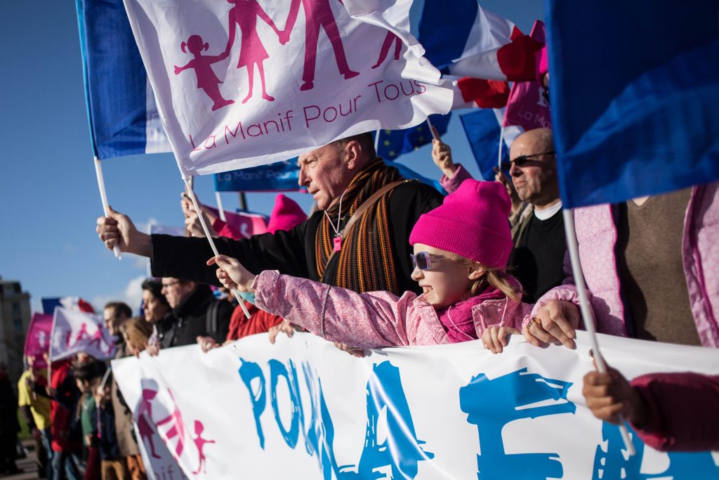 Cette activiste féministe adresse un message aux enfants de la Manif ...