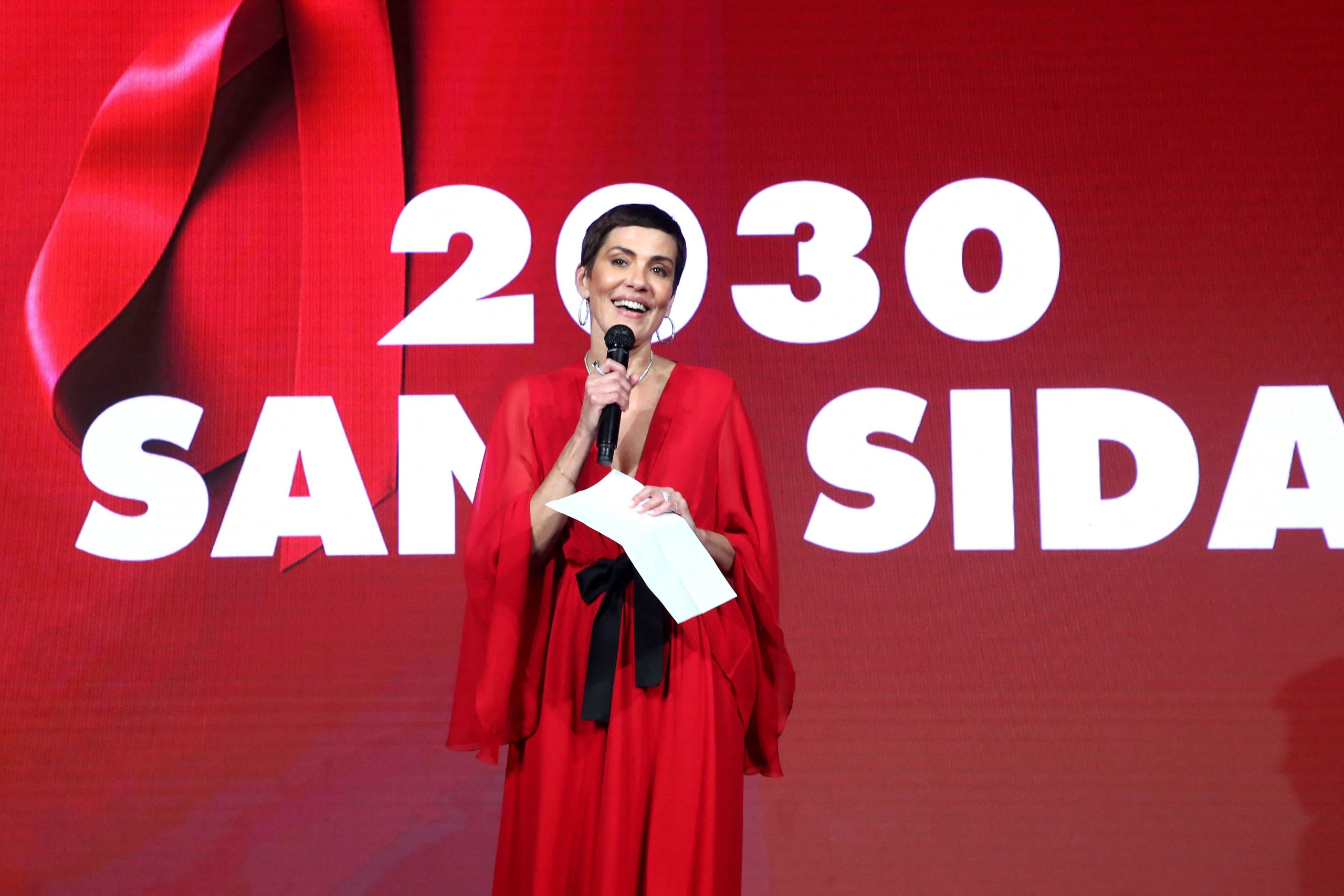 Comment porter une combinaison en hiver ? Les astuces de Cristina Cordula