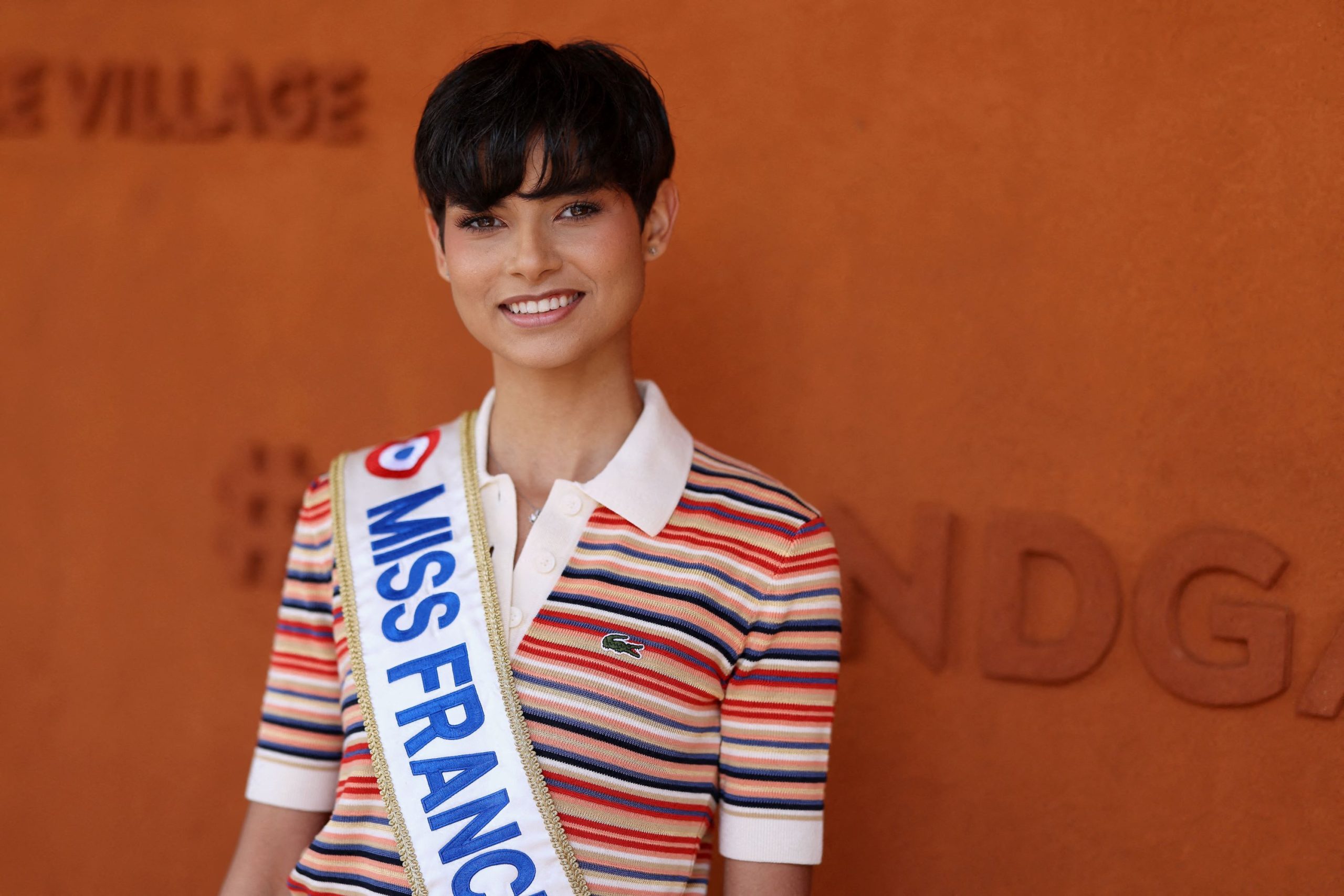Miss France 2025 : voici les photos officielles des 30 candidates à l ...