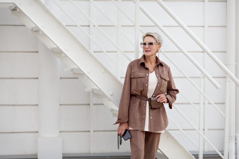 La veste en jean c’est fini, voici le modèle tendance qui la remplace ce printemps-été 2025 ...