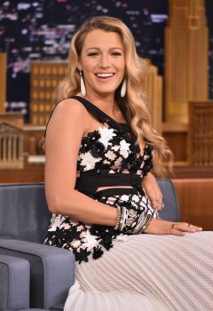 Blake Lively a coupé ses cheveux au carré, et on n'en revient pas ...