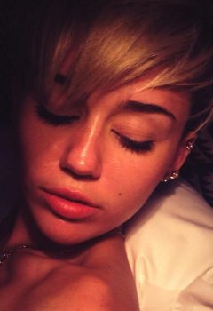 Miley Cyrus : Elle a retrouvé ses cheveux longs ! (Photo)