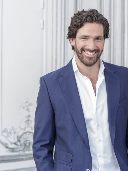Le Bachelor : Qui est Paul, le nouveau célibataire