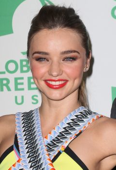 Miranda Kerr : Topless pour le Vogue Coréen (Photos)
