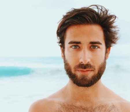 Patrick Beach, le professeur de yoga qui affole Instagram