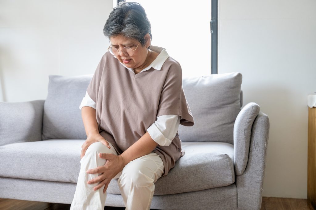 Polyarthrite rhumatoïde : ces 3 symptômes doivent vous alerter