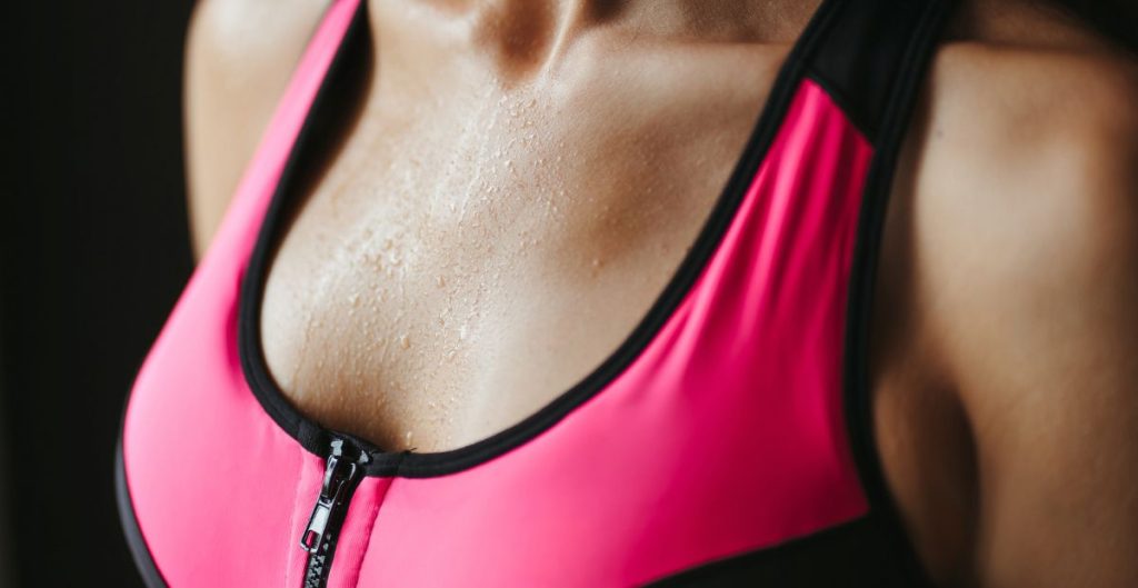 Transpiration sous les seins : cette crème est idéale pour éviter les irritations quand il fait ...